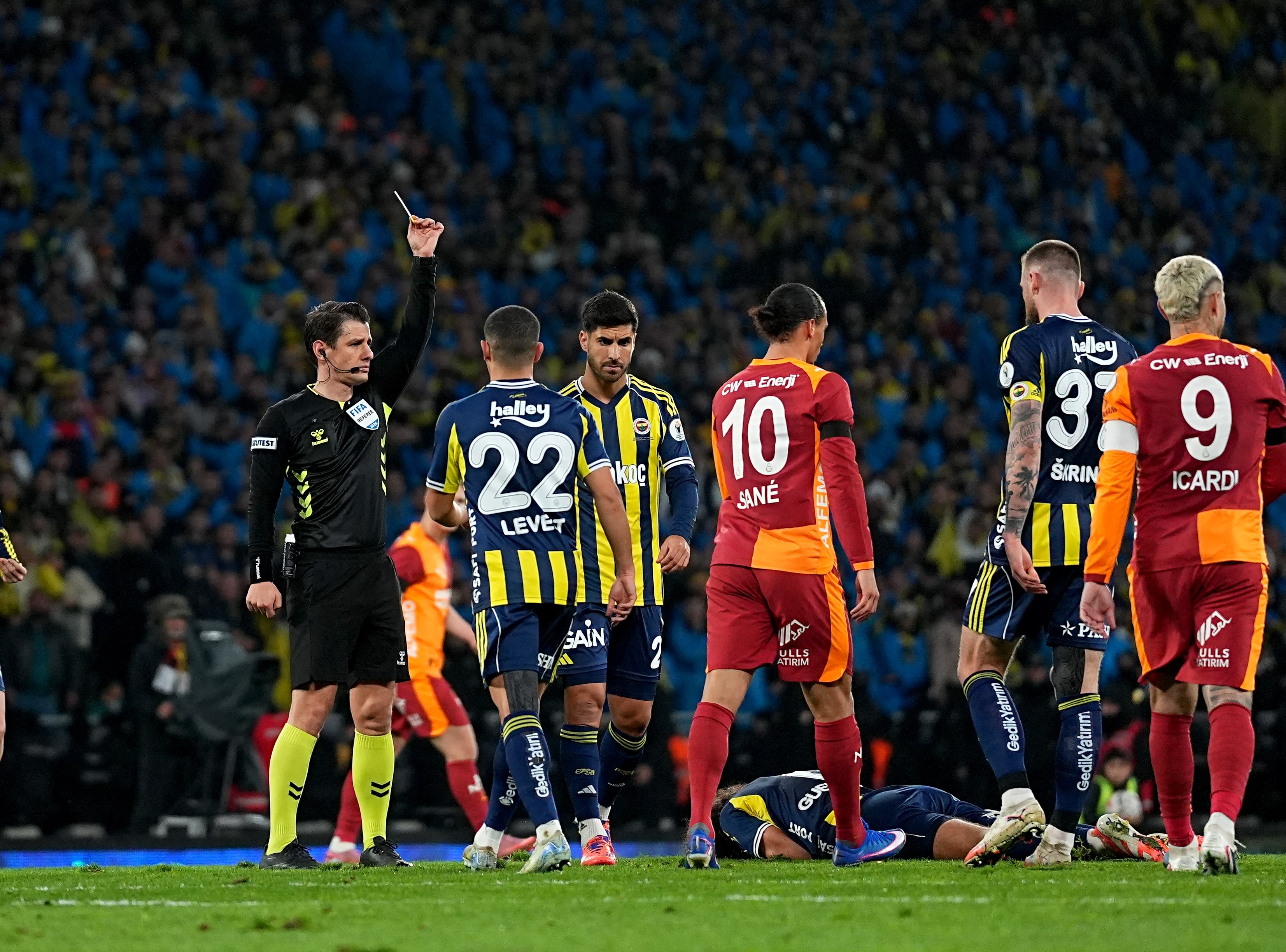 Fenerbahçe, Galatasaray'ı 4 maç sonra yendi